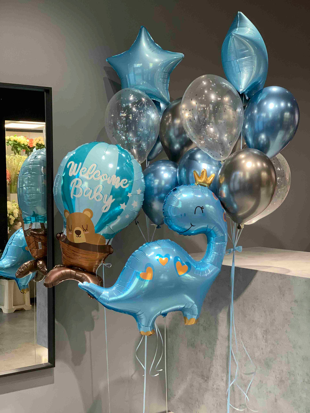 Balloon bouquets for delivery store